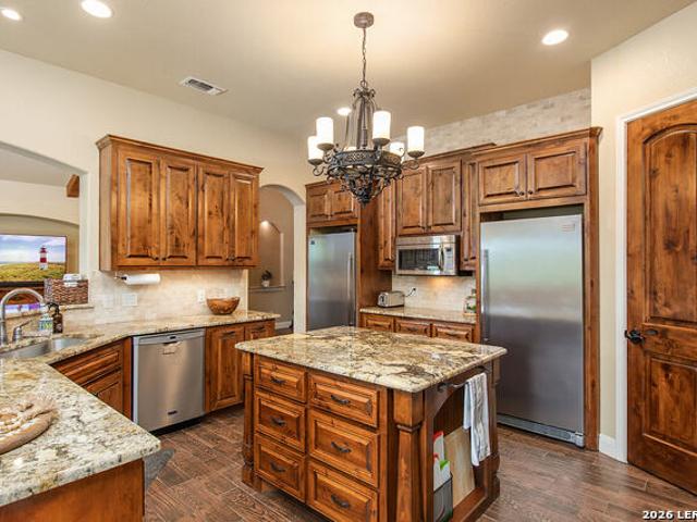 1006 State Highway 46 E