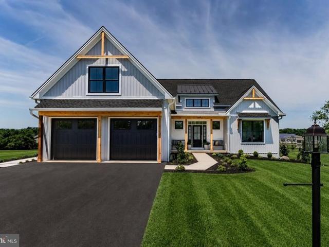 1006 Stonehill Ln, Carlisle, PA 17015