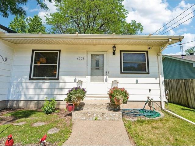 1006 Summit Ave, South Saint Paul, MN 55075