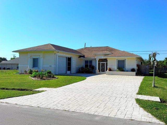 1006 SW Majorca Ave, Port Saint Lucie, FL 34953