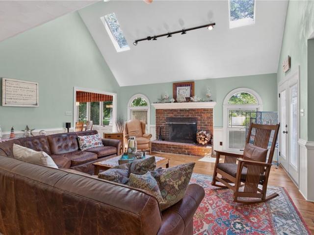 1006 Seville DR