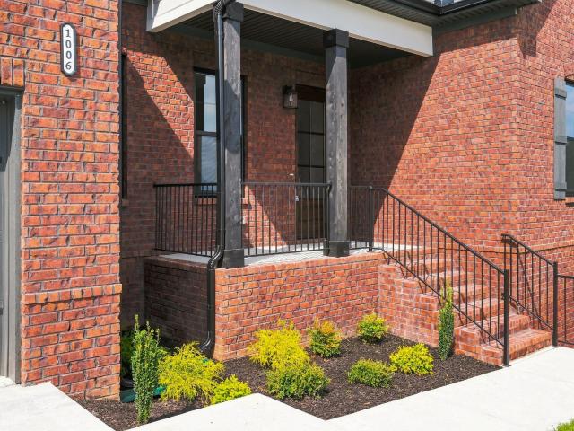 1006 Tiane Trail