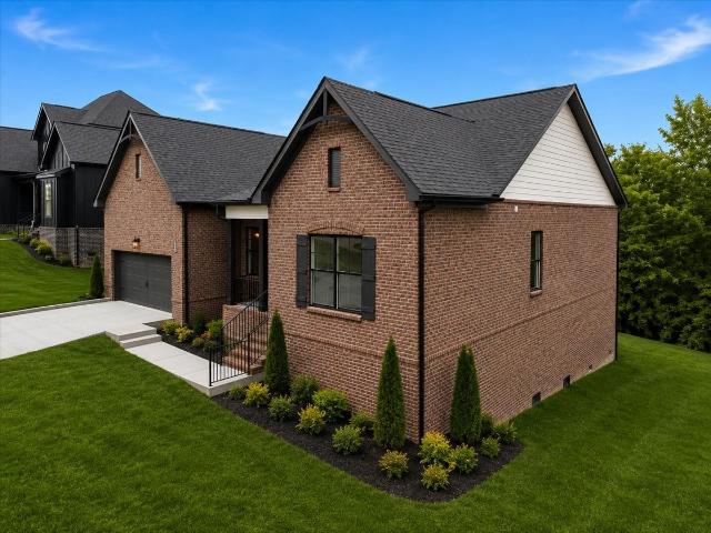 1006 Tiane Trail