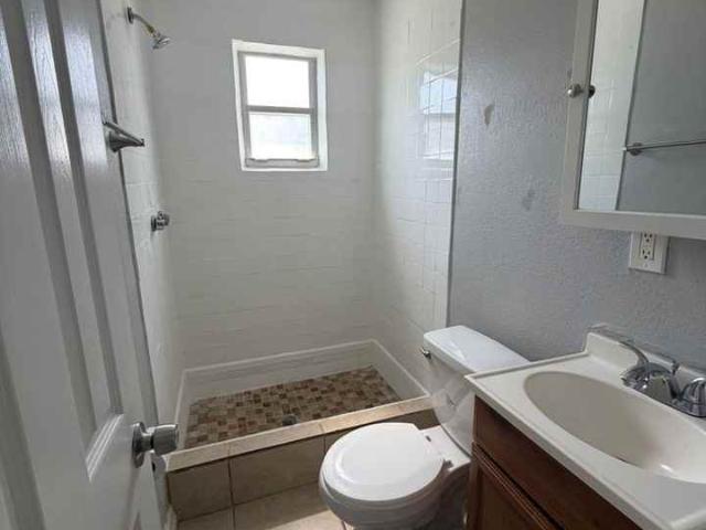 1006 Vine Ave 2 Bedroom Apartment for Rent at 1006 Vine Ave, Clearwater, FL 33755