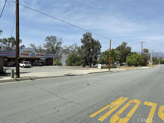 1006 W Graham Avenue
