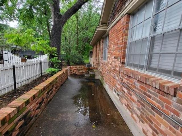 1006 W Lamar Street