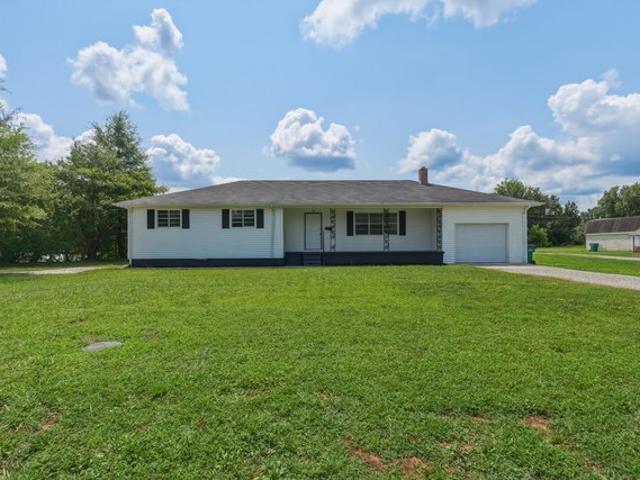 1006 W Montgomery Ave, Sheffield, AL 35660