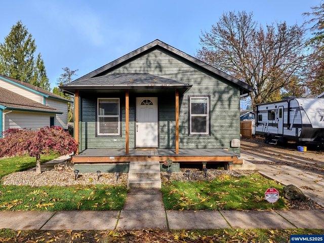 1006 Well St, Silverton, OR 97381