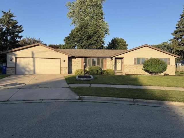 1006 Woodland Ct, Kaukauna, WI 54130