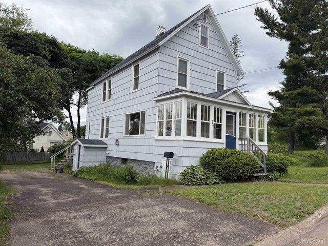 1006 2nd St, Hancock, MI 49930