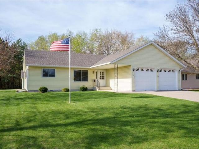 1006 8th St S, Waite Park, MN 56387
