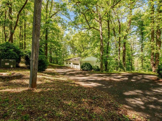 10070 barnetts ford rd