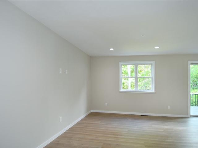 10075 Old Perry