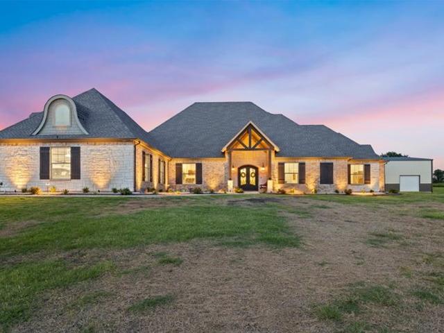 10078 Farmington Rd, Van Alstyne, TX 75495