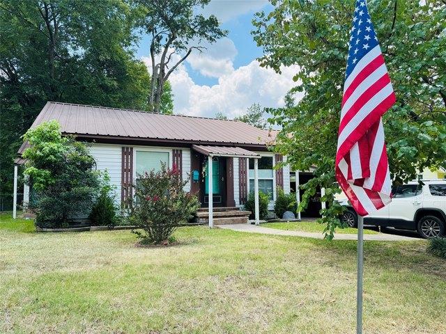 1007 N Johnson St, Mineola, TX 75773