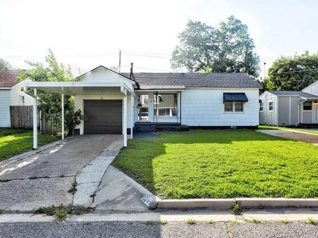 1007 Overland Ct, Shawnee, OK 74801