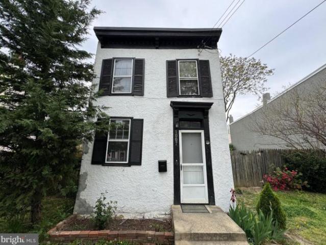 1007 Oronoco St, Alexandria, VA 22314