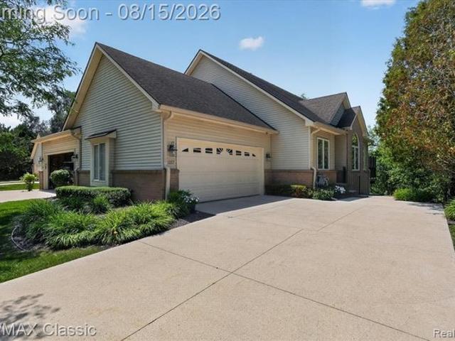 1007 Bird Song Ln Unit 4, Milford Vlg, MI 48381