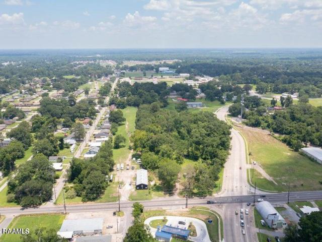 1007 Carmel Dr, Lafayette, LA 70501 | MLS #2500005