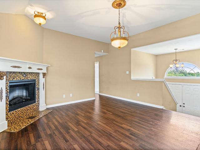1007 Clinton