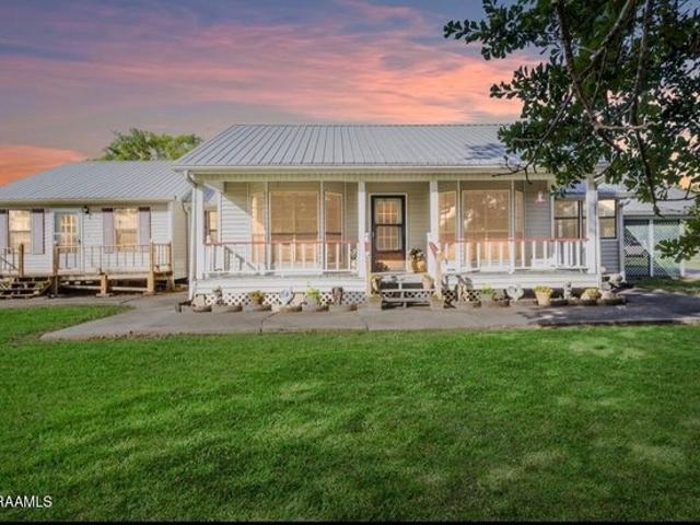 1007 Dautreuil Ln, Saint Martinville, LA 70582