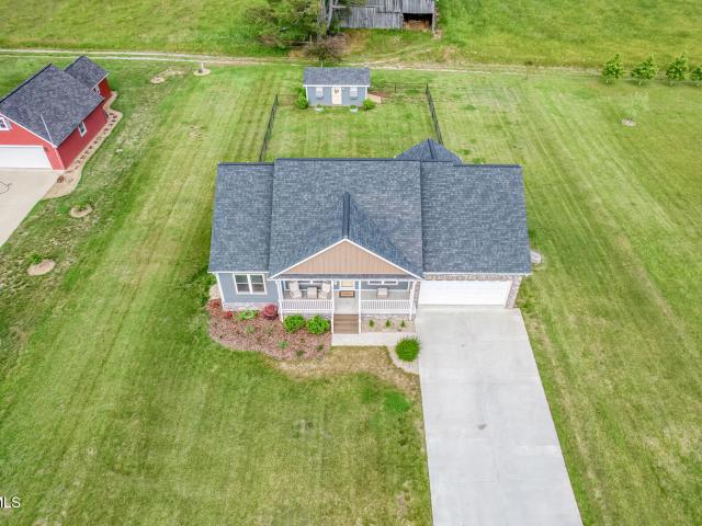 1007 Deerfoot Circle