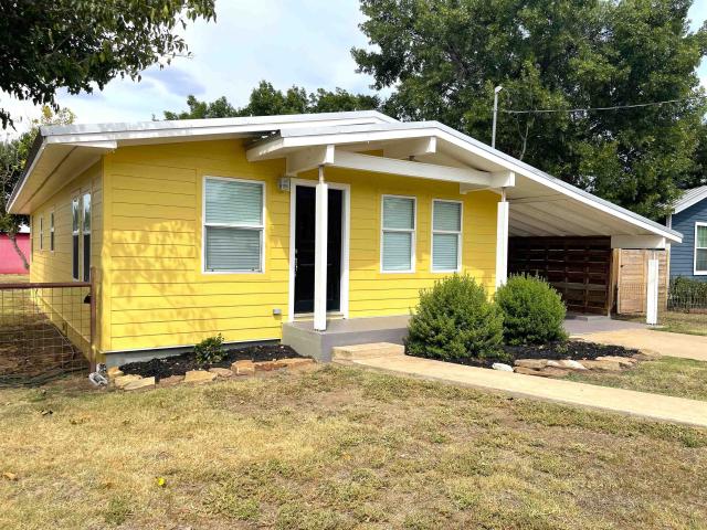 1007 E Wallace St, Llano, TX 78643 | MLS #175187 | Compass