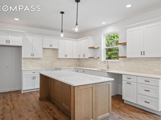 1007 Fairway Dr, Twin Lakes, WI