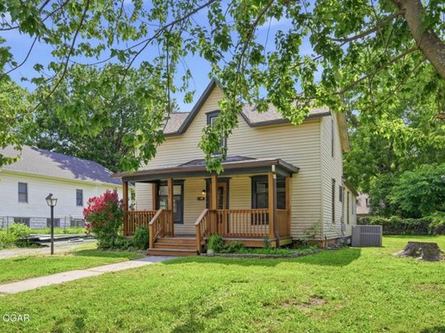1007 Grant St, Carthage, MO 64836