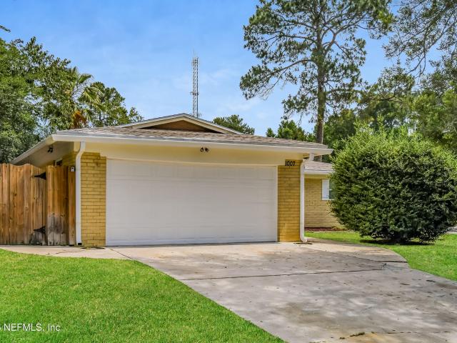 1007 Grove Park Ln, Orange Park, FL 32073 | MLS #2134