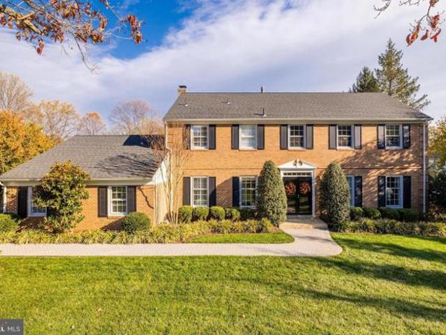 1007 Kimberwicke Rd, McLean, VA 22102