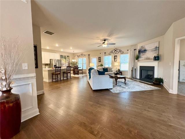 1007 Lakeview Oaks Court