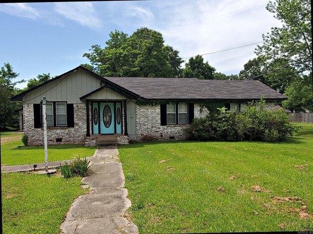 1007 Reine St S, Mena, AR 71953