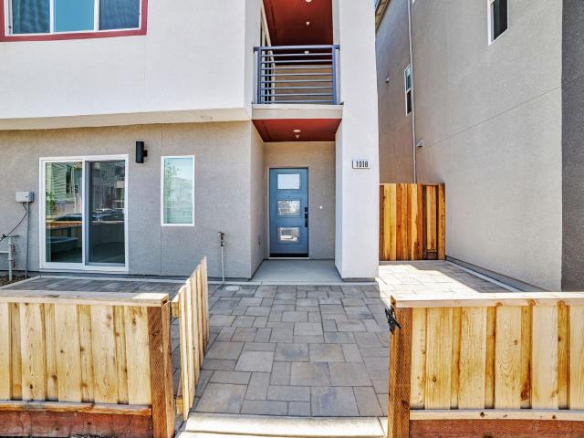 1007 Rojo Terrace