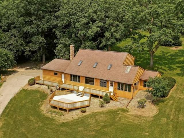 1007 Sunset Rd, Preston, MN 55965