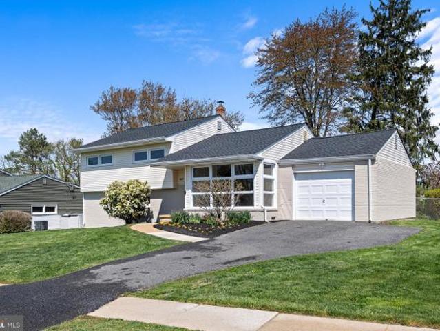 1007 S Hilton Rd, Wilmington, DE 19803
