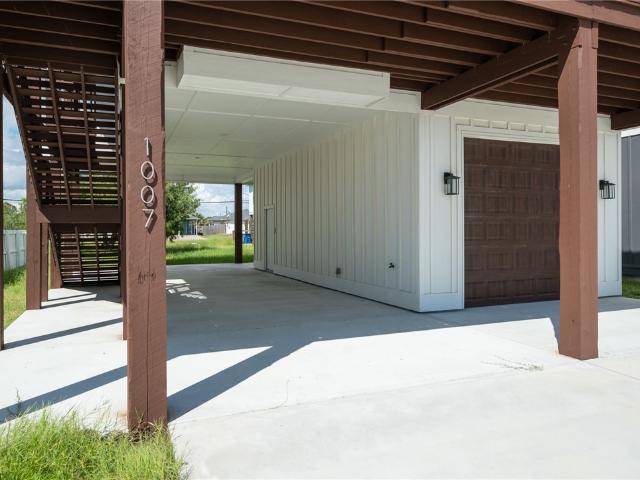 1007 S Live Oak Street