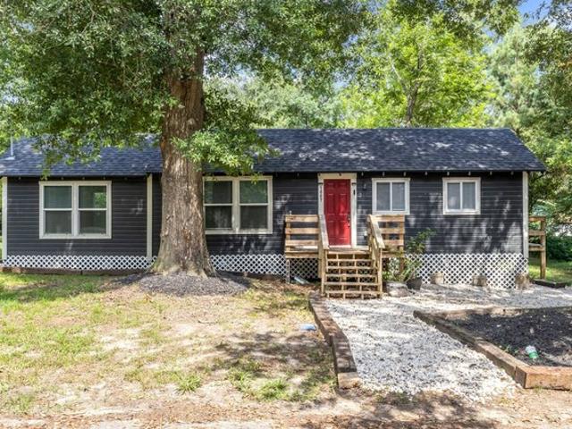 1007 S Pecan St, Woodville, TX 75979