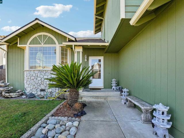 1007 Valley Oak Way