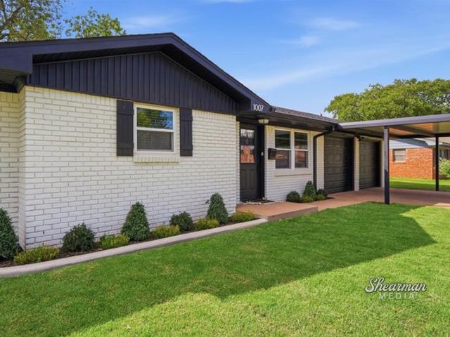 1007 W Beverly Loop, Burkburnett, TX 76354
