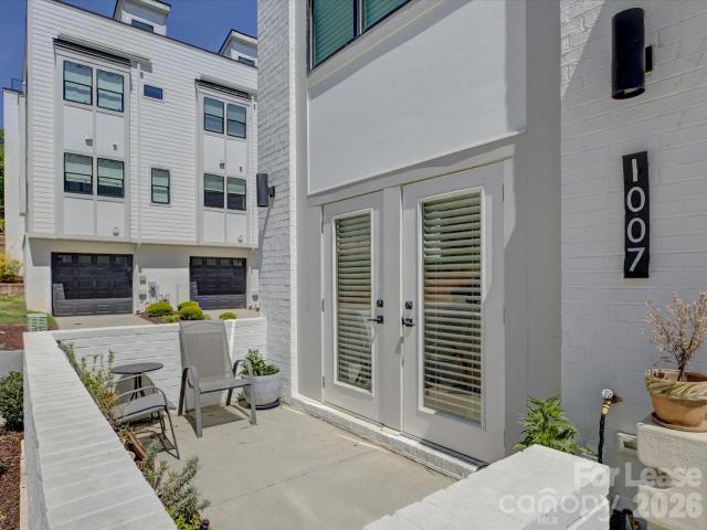 1007 Wesley Terrace Avenue