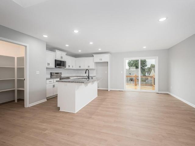 1007 2nd Street