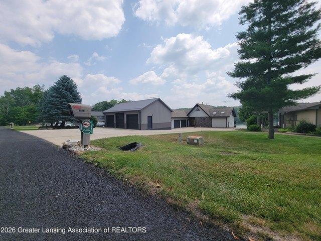 10087 Lakeside Dr, Perrinton, MI 48871