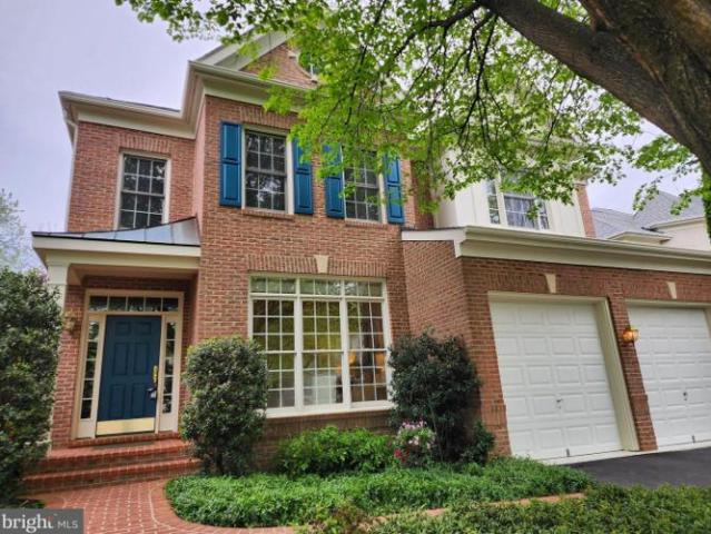 10087 McCarty Crest Ct, Fairfax, VA 22030