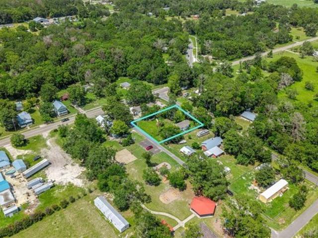 10085 Plum St, Hampton, FL 32044