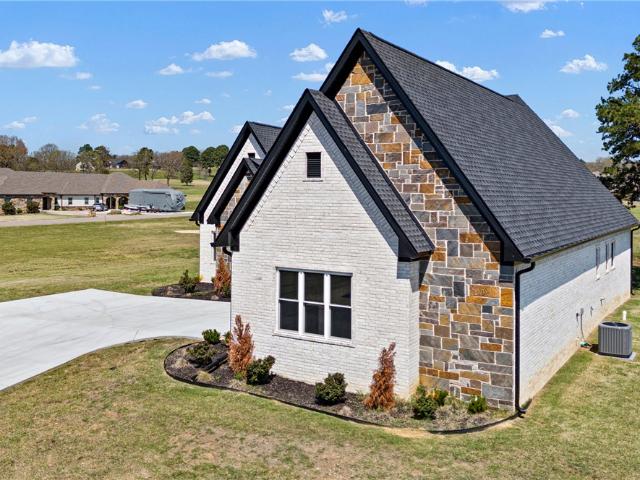 10086 Olivia Loop