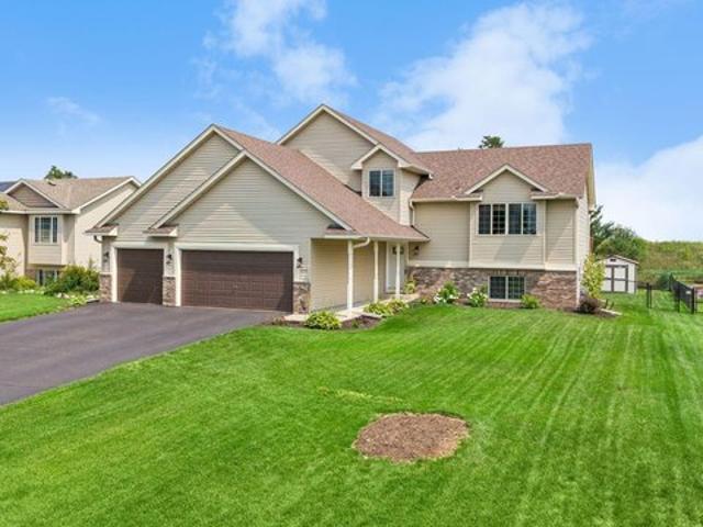 1008 Mallard St NE, Hanover, MN 55341