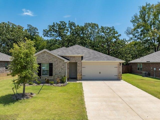 1008 N River Oaks Ln, Chandler, TX 75758