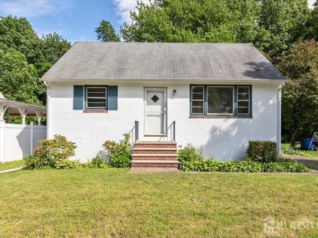 1008 Newton St, North Brunswick, NJ 08902