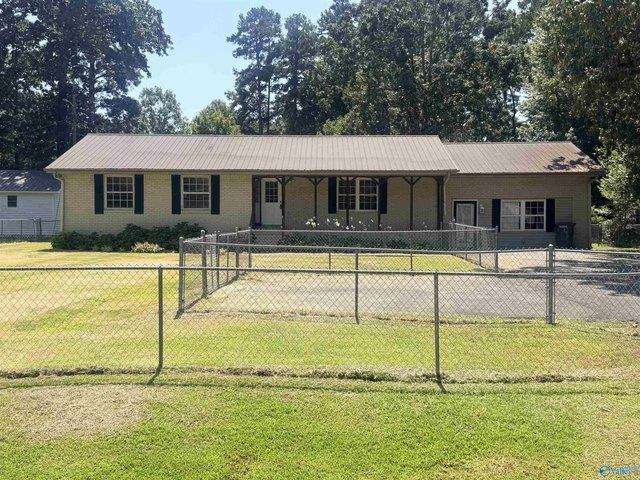 1008 Northwood Dr, Centre, AL 35960
